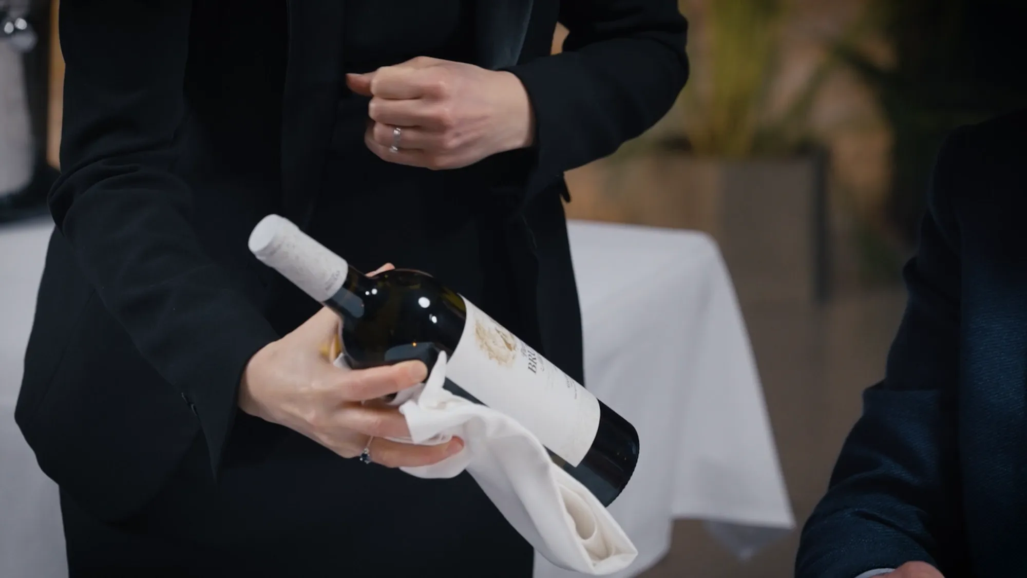 ASI Tutorial: Wine Service | New Zealand Sommeliers & Wine ...
